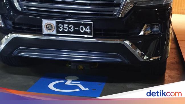 Begini Cara Mengenal Pemilik Pelat Nomor DPR
