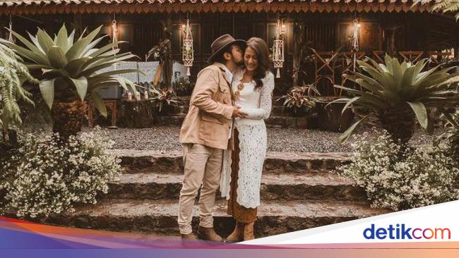8 Potret Ramon Y. Tungka Menikah Lagi, Unik Bergaya Koboi