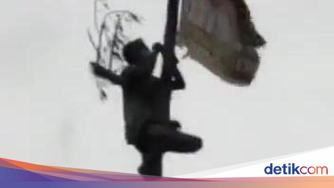 Kata FPI soal Bendera Habib Rizieq Dikibarkan di Pohon Lokasi Erupsi Semeru
