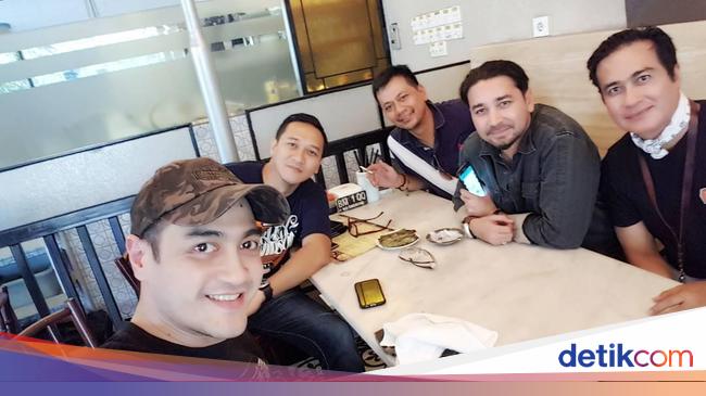 Pesona Ferry Irawan, Aktor Sinetron yang Hobi Kulineran