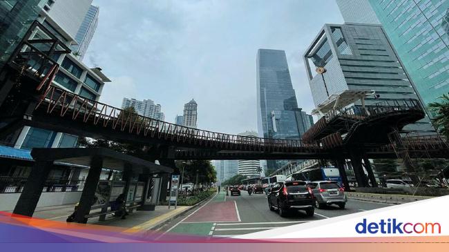 Pelican Crossing Dihilangkan Usai JPO 'Kapal Pinisi' Sudirman Dibuka Pelican Crossing Dihilangkan Usai JPO 'Kapal Pinisi' Sudirman Dibuka