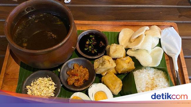 Mantap Lur! Sego Rawon dan Tempe Mendoan di Java Dancer Coffee