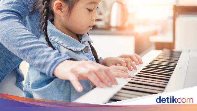 10 Contoh Alat Musik Melodis dan Cara Memainkannya