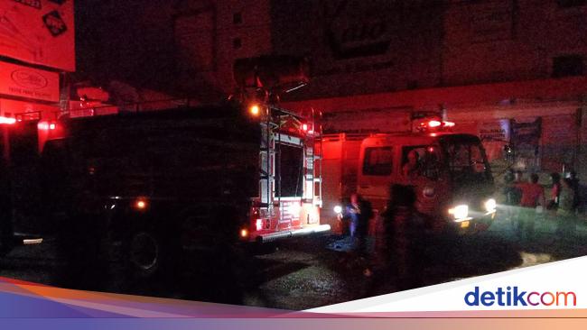 Update Kebakaran Pasar Kroya Cilacap, Warga: Puluhan Kios Hangus