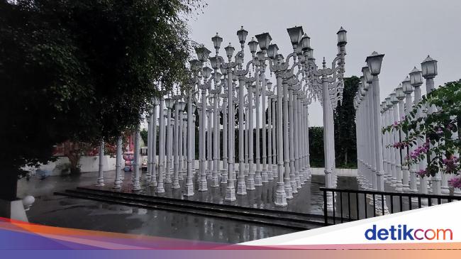 Ini Lho! Love Light, Wisata Selfie di Bandung yang Harus Dimusnahkan