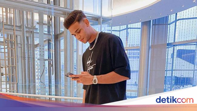 10 Gaya Irfan Fandi di Luar Lapangan, Saat Kencan Hingga Jadi Model Majalah