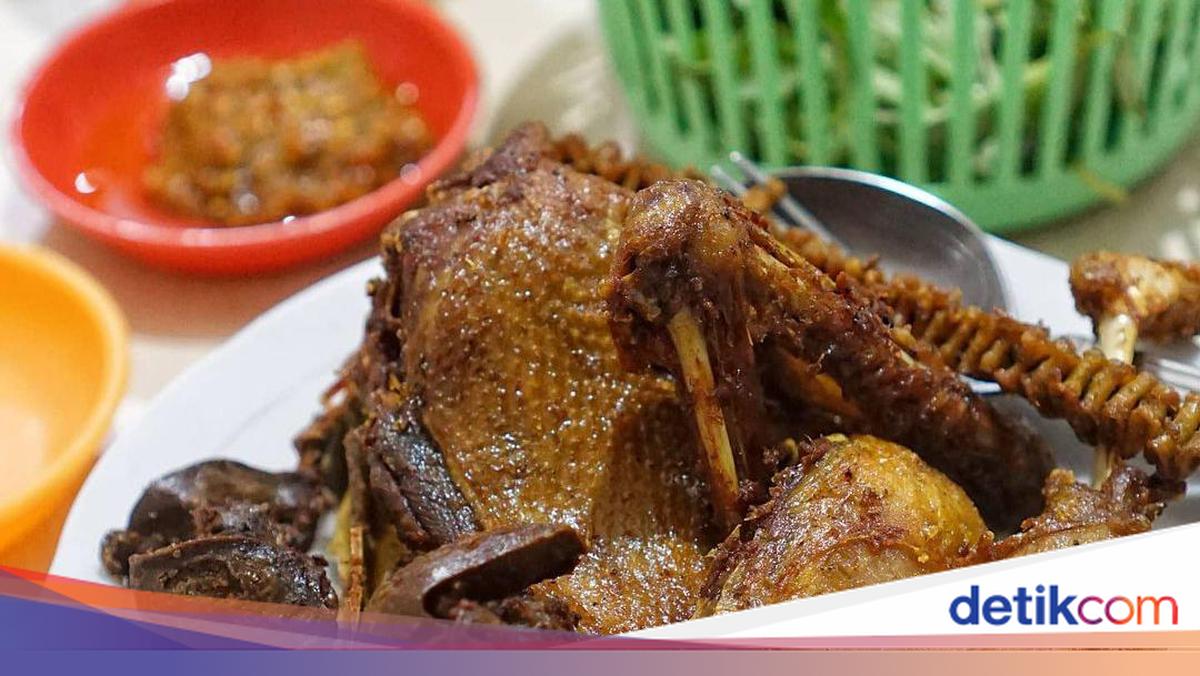 5 Rekomendasi Bebek Goreng Terenak-Legendaris di Surabaya