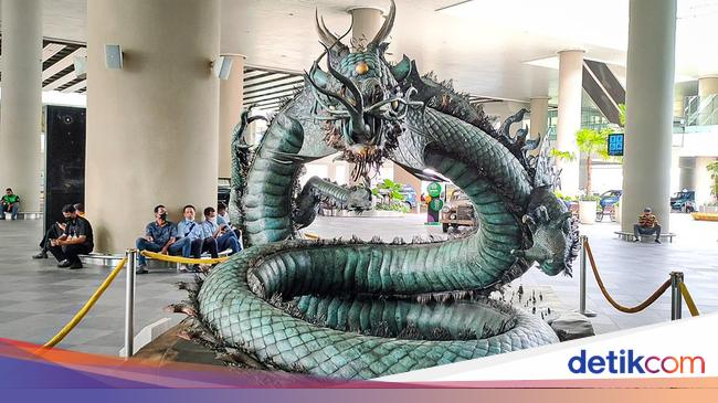 Penampakan Patung Naga di Bandara YIA yang Jadi Sorotan