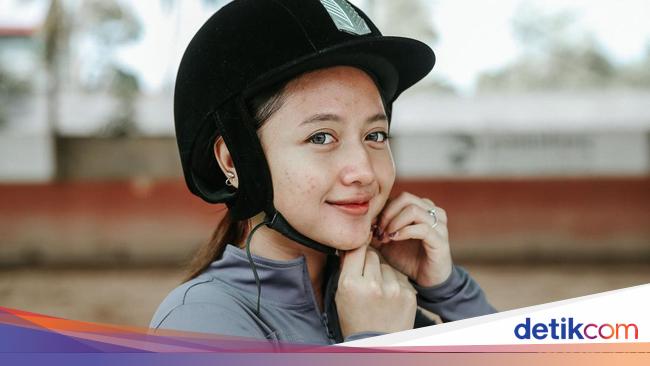 Almira Andani Tak Pernah Pusing dengan Persaingan Penyanyi Cantik ...