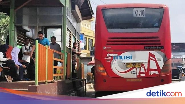 Bus Transmusi Palembang Berhenti Beroperasi, 200 Pegawai Dirumahkan-Dipecat