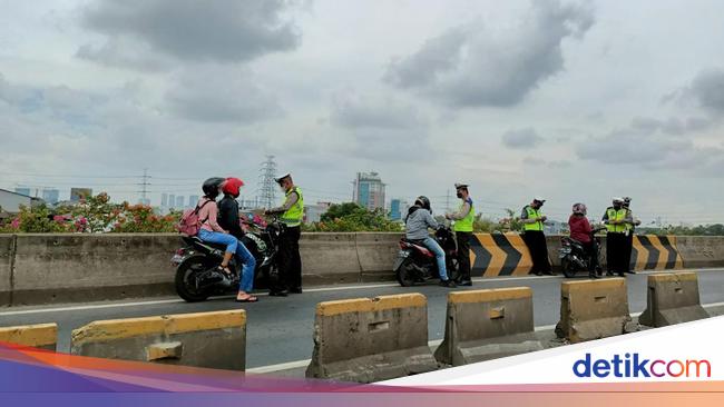 Polisi Gelar Razia di Flyover Pesing, Pemotor Langsung Ditilang!