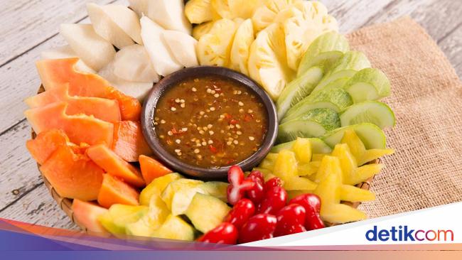 Resep Rujak Lotis Khas Jawa Tengah yang Enak dan Segar