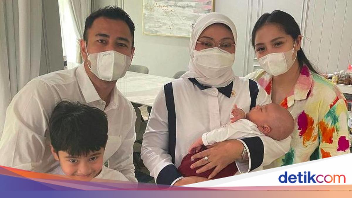 Giliran Menaker Ida Fauziyah Jenguk Rafathar dan Rayyanza