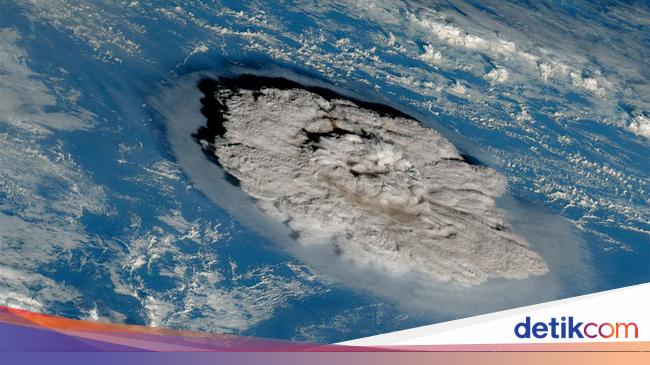 Studi: Letusan Gunung Api Bawah Laut Tonga Picu 'Mega-tsunami' 85 Meter