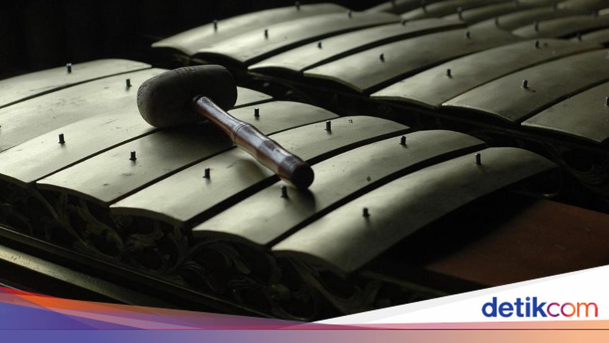 Tembang Macapat Pangkur: Pengertian, Watak, Isi, dan Contoh