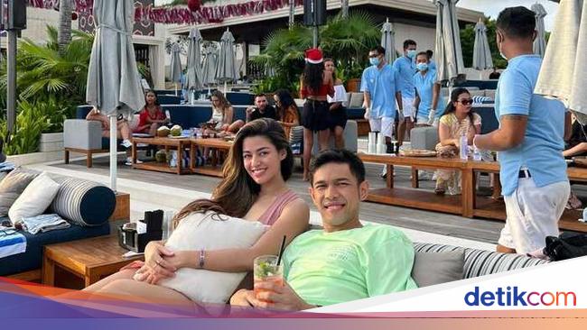 Makin Mesra Foto Susan Sameh dan Fajar Alfian Saat Makan Bareng