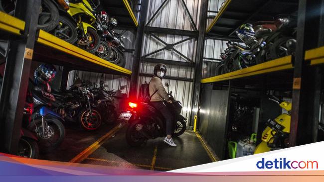 Parkir Motor Vertikal untuk Lahan Sempit di Jakarta