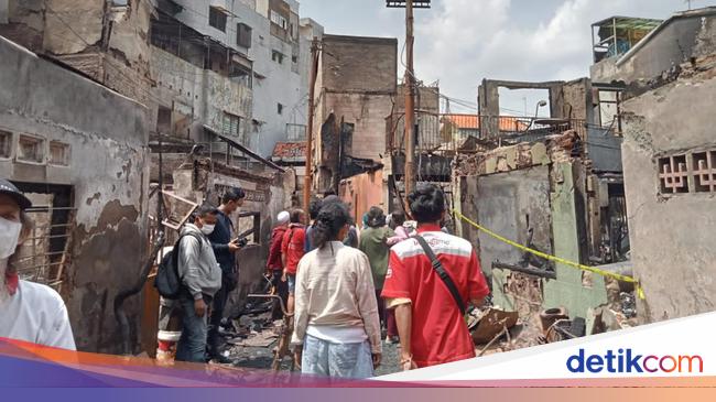 Kebakaran di Mangga Dua Jakpus Hanguskan 38 Bangunan, 3 Orang Luka