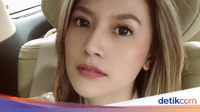 8 Potret Asty Ananta Bikin Pangling, Berdagu Lancip dan Pipi Tirus