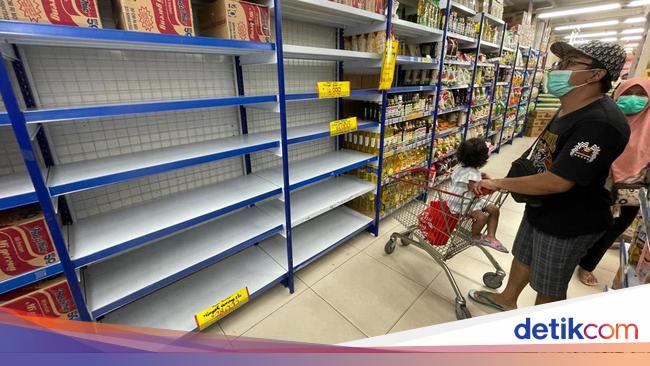 Minyak Goreng Murah 'Gaib' dari Pasar hingga Toko Online