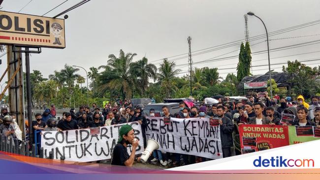 Desak Wadas Steril Polisi, Aliansi Rakyat Geruduk Mapolres Purworejo