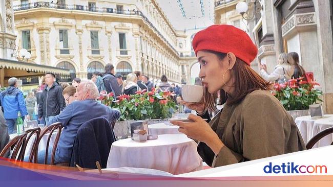 Cantiknya Karra Syam, Presenter Olahraga yang Doyan Ngopi