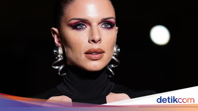 Mendadak Tenar, Julia Fox Diprediksi Raup Keuntungan Setelah Putus dari ...