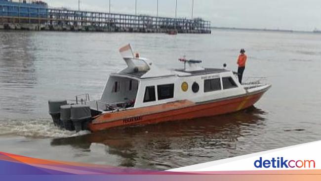 Kapal Angkut Sagu Terbakar di Kepulauan Meranti, 2 ABK Hilang