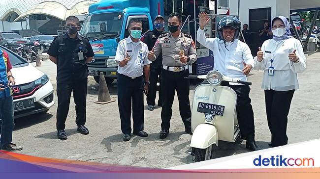 Tancap Gas Pakai Vespa, Wagub Uu Sidak Samsat-Bapenda