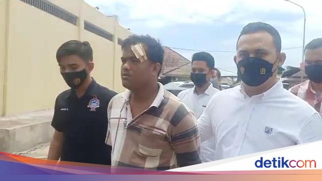 Mayat Pria di Tepi Jalan Sumsel Ternyata Korban Usai Berduel Mayat Pria di Tepi Jalan Sumsel Ternyata Korban Usai Berduel