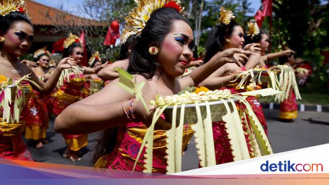 Tari Pendet Berasal dari Bali, Yuk Simak 5 Fakta Uniknya