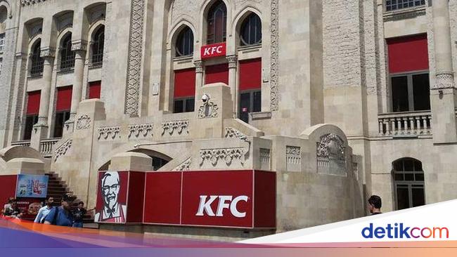 Begini Megahnya KFC Terbesar di Dunia yang Tempati Bangunan Klasik