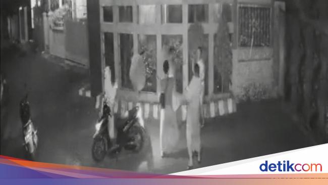 Terekam Cctv Komplotan Pencuri Gondol Motor Di Perumahan Elit Probolinggo