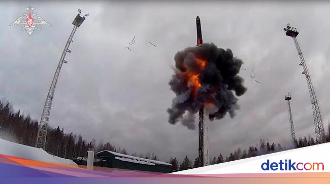 Tegang dengan Ukraina! Rusia Luncurkan Rudal Balistik Antarbenua Yars Tegang dengan Ukraina! Rusia Luncurkan Rudal Balistik Antarbenua Yars