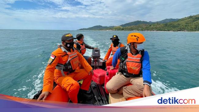 Perahunya Terbalik Dihantam Ombak, Warga Kalsel Hilang di Perairan Majene