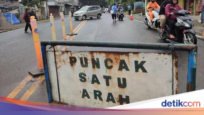 Polisi Terapkan One Way Arah Jakarta, Arus ke Puncak Ditutup Polisi Terapkan One Way Arah Jakarta, Arus ke Puncak Ditutup