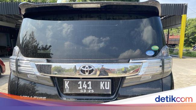 Momen 3 Kali Mobil Gus Mus Berpelat 'KIAIKU' Ditilang, Endingnya Begini