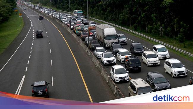 Polisi Kembali Berlakukan Ganjil Genap ke Puncak Bogor Pagi Ini Polisi Kembali Berlakukan Ganjil Genap ke Puncak Bogor Pagi Ini