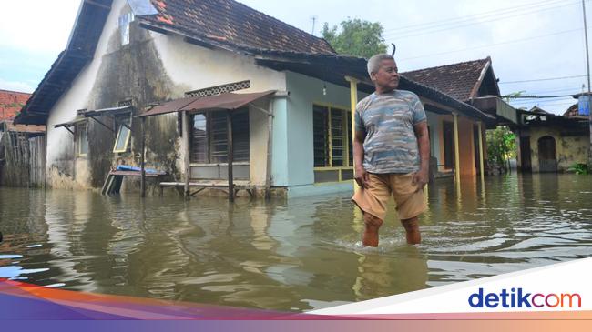Drainase Buruk Bikin Desa Tanjungkarang Kudus Banjir