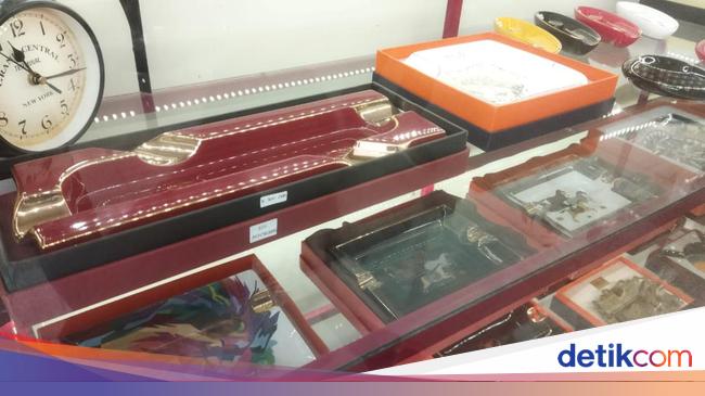 Mengintip Produksi Cerutu Kualitas Dunia di Jember