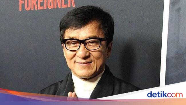 Bagai Bumi dan Langit: Hidup Jackie Chan Tambah Kaya, Anaknya ...