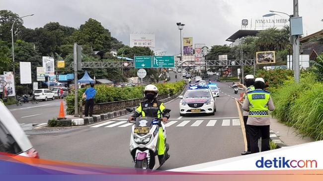 One Way Berakhir, Jalur Puncak Kembali Dibuka Dua Arah