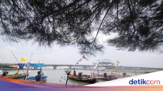 Menikmati Wisata Murmer di Pantai Kenjeran Surabaya