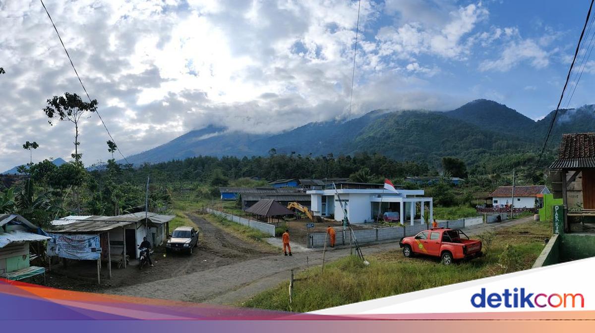 Lokasi, Jalur Pendakian dan Tiket Masuk Gunung Guntur