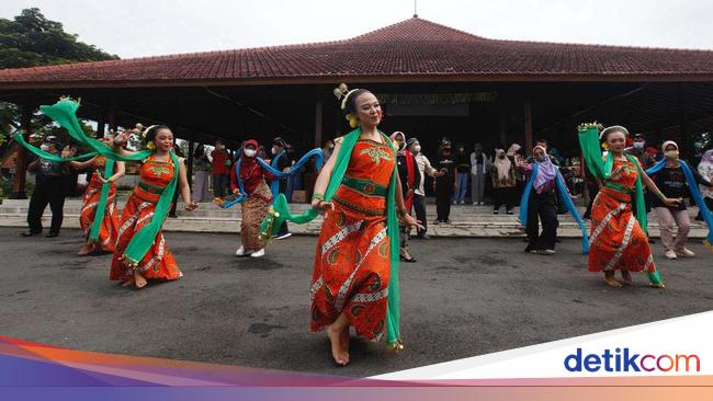 Contoh Tari Rakyat Lengkap dengan Pengertian dan Ciri-cirinya