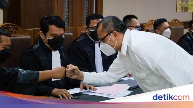 Cuitan 'Allahmu Lemah' Berujung Vonis 5 Bulan Bui Ferdinand Hutahaean