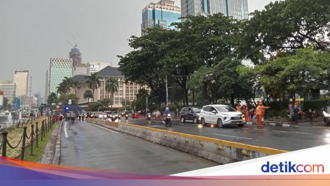 Massa Demo Buruh Bubar, Jalan Medan Merdeka Barat Jakpus Kembali Dibuka