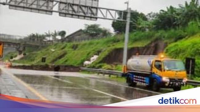 Jalur Tol Pandaan-Malang Ditutup Dampak Longsor
