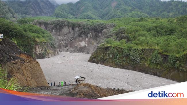 Melihat Lebih Dekat Material Vulkanik Merapi Penuhi Kali Gendol