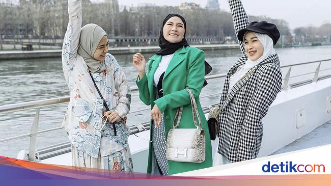 Bestie, 7 Foto Shandy Purnamasari, Ririe Fairuz dan Mommy ASF di Paris
